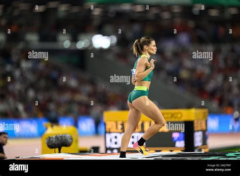 Nina KENNEDY Participating In The Pole Vault At The World Athletics