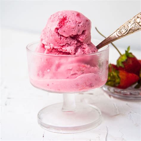 Homemade Strawberry Ice Cream With Condensed Milk