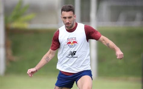 Empresário de Léo Ortiz tenta liberação do jogador Bragantino