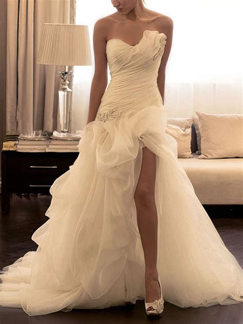 Elegant Mermaid Sweetheart Wedding Dress With Organza Sweep Train And