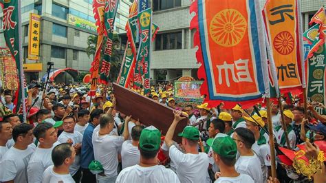 台南永昇當舖～郭家范府千歲～往麻豆代天府謁祖進香回駕遶境 】～04 新化關新會 行臺 20190525 Youtube