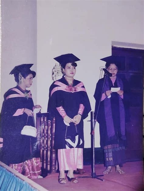 ပရိသတ်တွေလုံးဝမမြင်ဘူးသေးတဲ့ တစ်ချိန် ဘွဲ့ယူခဲ့စဉ်က ငယ်ဘဝအမှတ်တရ ပုံလေးတွေများစွာထုတ်ပြလိုက်တဲ့