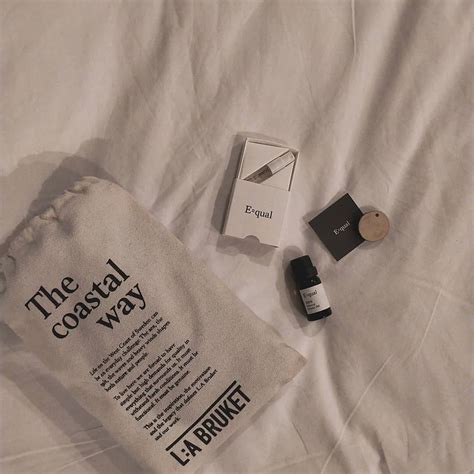 이퀄 Equal 📡 Aroma 100 Oil 복합적이고 다양한 성질을 가진 아로마 에센셜 오일은 각각의 오일이 가지고