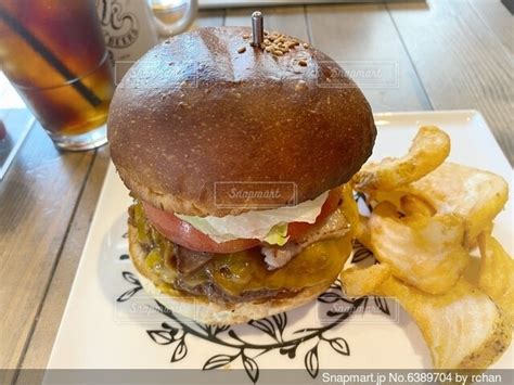 美味しそうなハンバーガーの写真・画像素材 6389704 Snapmart（スナップマート）