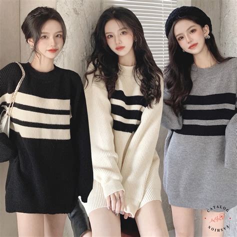 ꕥcatalog Fashionꕥ เสื้อสเวตเตอร์ไหมพรมโอเวอร์ไซส์ คอกลม อกแต่งคาดลายทาง