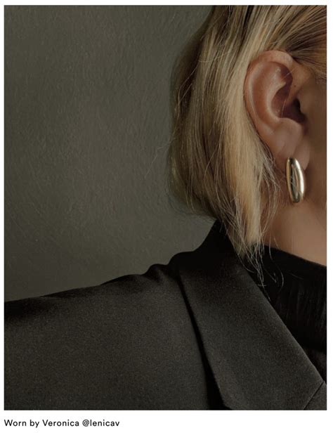 Common Muse Ines Elongated Earrings Gold Garmentory