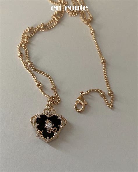 Pin By 𝐂𝐡𝐚𝐧𝐞𝐥𝐁𝐨𝐨𝐭𝐋𝐮𝐤𝐞—︎ On Fashion Vintage Jewelry Dream Jewelry