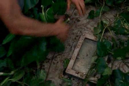 Remember That Time On LOST When You Saw What Was Inside The Hatch