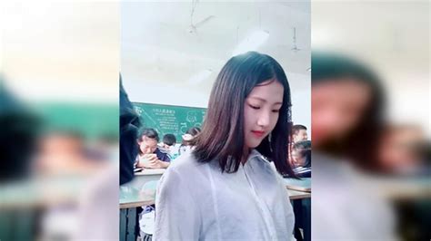 上课时趁老师不注意突然亲美女同桌，厉害了腾讯视频