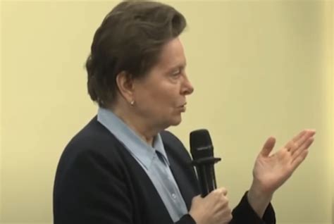 Экс губернатор ХМАО Наталья Комарова предстанет перед судом