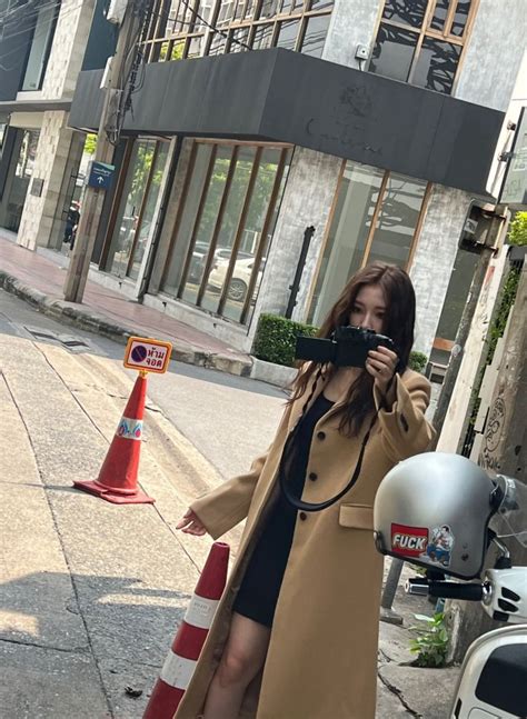 [오마이걸] 아린 인스타 스모키 메이크업 촬스의 이슈와 유머