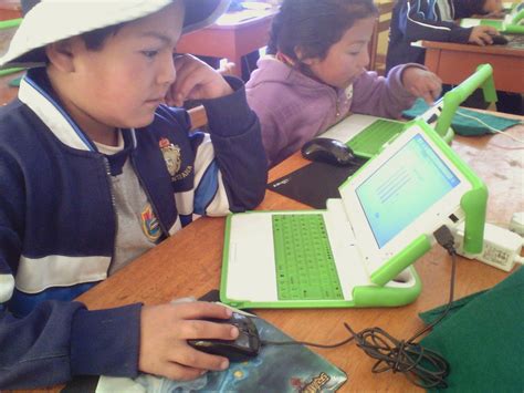 I E Nº 56002 ROSASPATA El Aula de Innovación en la escuela