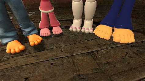 Amy Rose Coco Bandicot Mangle And Juniper Feet By Militaryrabbit On