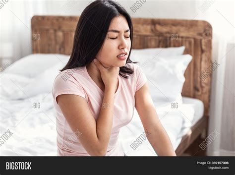 Sore Throat Sick Image And Photo Free Trial Bigstock