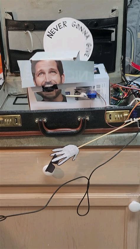 Created A Canadian Talking Servo Face Rraspberrypiprojects
