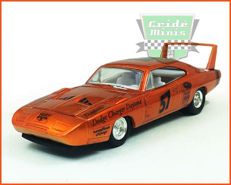 M2 Dodge Charger Daytona HEMI 1969 Customizado Escala 1 64 M2