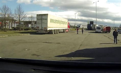 Esibizionismo Vero Mia Moglie Scopata Nel Parcheggio Dal Camionista Infoiato