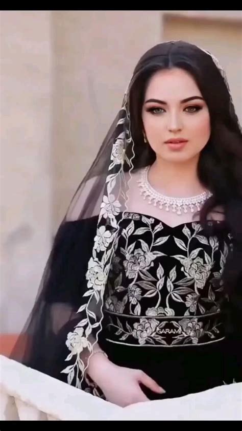 Pin De إيمان لطفي En Instagram Princesses Mujeres Valentina