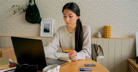 Tips To Save Money And Keep Your Data Safe When Shopping Online R