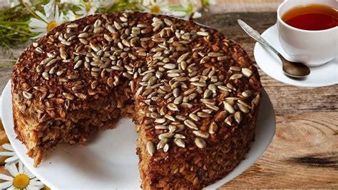 Пирог из овсяных хлопьев и яблочного пюре