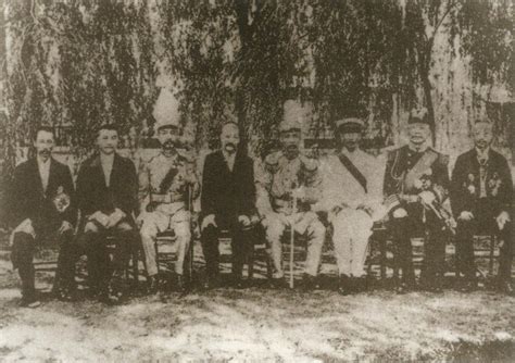 1918年的段祺瑞内阁成员合影右起 交通兼财政总长曹汝霖海军总长刘冠雄外交总长陆徵祥国务总理段祺瑞内务总长钱能训陆军总长段芝贵