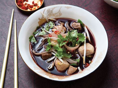 Thai Boat Noodle Soup Kuaytiaw Reua Saveur