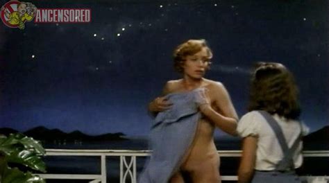 Naked Kristin Scott Thomas In Le Bal Du Gouverneur