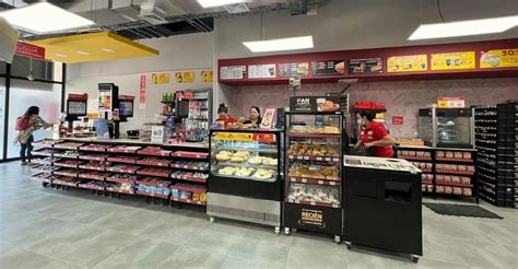 Oxxo representa 36 de ingresos de FEMSA cumple 45 años