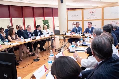 La CEA pide a la Junta simplificación y agilidad administrativa para