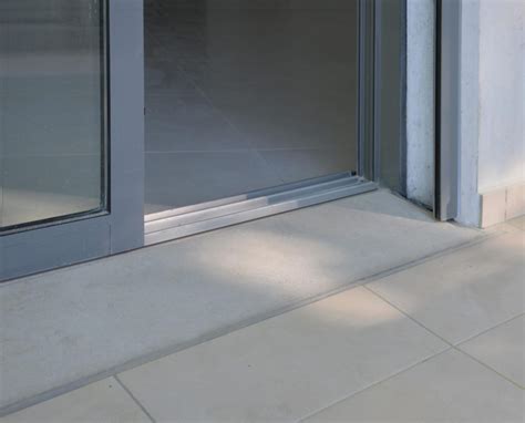 WESER Seuil pour porte fenêtre pmr gris 130 x 33 5 cm Réf