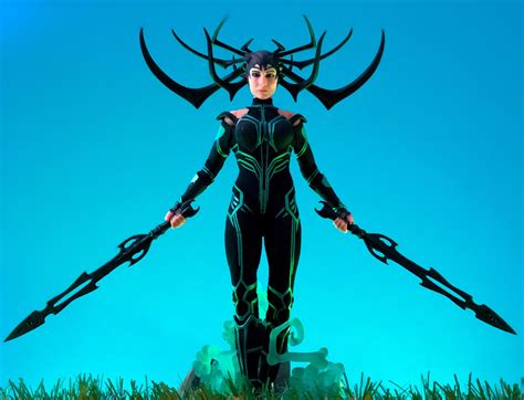 Kneel Before Your Queen Actionfigures