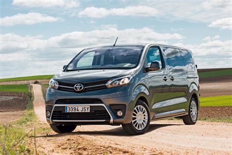 Toyota Proace Verso Shuttle 150D óptimo equilibrio SoloCamion es
