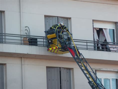 Métropole De Lyon Incendie Dans Un Immeuble à Saint Fons Deux