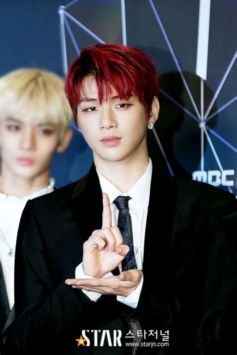 스타hd 워너원wannaone 강다니엘 워너블 마음속 Only One2018 Mga 레드카펫스타저널