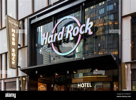 The Hard Rock Hotel In New York Is In Midtown Manhattan And Between The