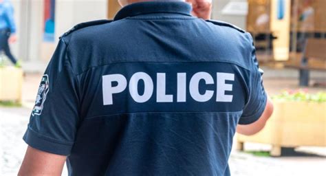 Менте полицаи измамиха мъж в София че има наркотици в апартамента