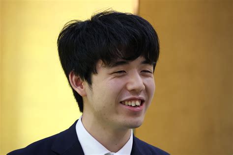 朝日新聞将棋取材班 On Twitter 村）渡辺明名人に藤井聡太竜王が挑戦する名人戦第4局が、福岡県飯塚市の麻生大浦荘で明日から行われ