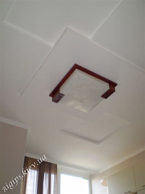 Потолок из гипсокартона на кухне после шпаклевки и покраски