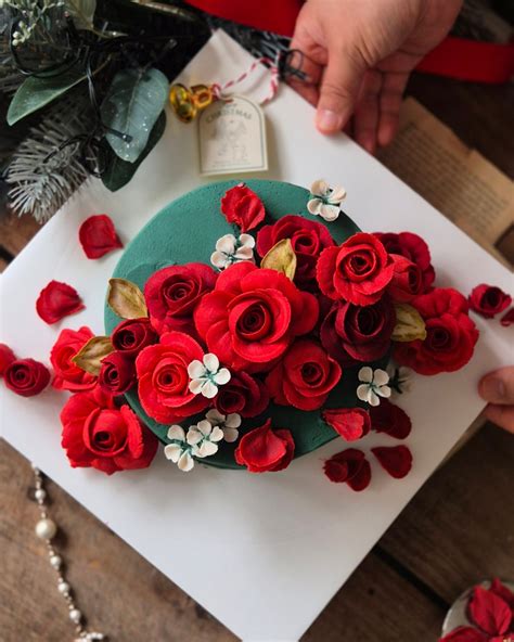 서울 앙금플라워 전문가 창업교육 정원쌤의 앙금플라워 기초반 1회차 오늘은 멀리 문경에서 온 수강생과 함께 기초 첫시간을 함께 했어요 흔한 장미로 만들었지만 붉은