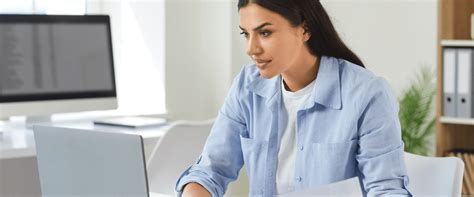 Advisor Vs Consultant Whats The Difference Intuit Blog
