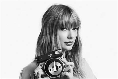 Taylor Swift With Camera Taylor Swift Concert Taylor Swift Pictures