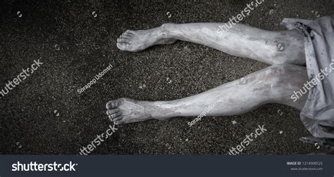 Dead Barefoot Maiden