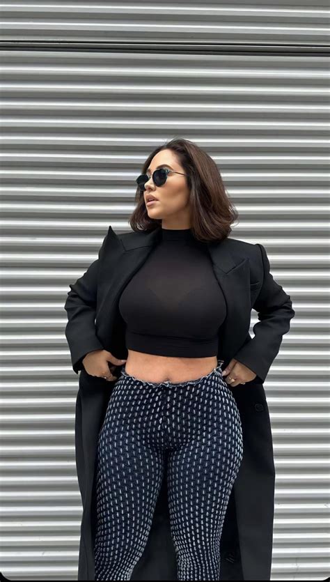 Busty Scrolller