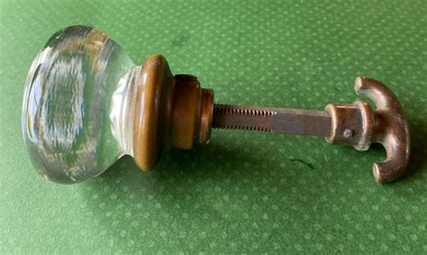 Antique Round Glass Door Knob With Fixed Brass Shank And Latch 4580221004