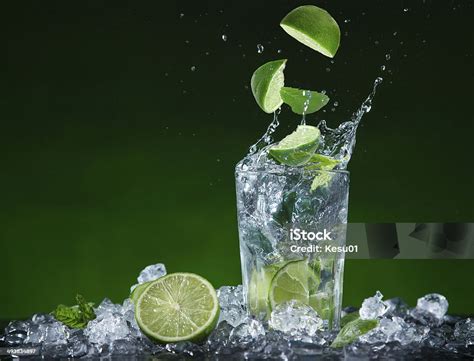 신선한 과일 칵테일 움직임감지 튀는 냉동시킵니다 모히토에 대한 스톡 사진 및 기타 이미지 모히토 물이 튀는 젖은 Istock