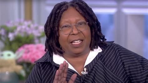 Why Doesn T Whoopi Goldberg Have Eyebrows