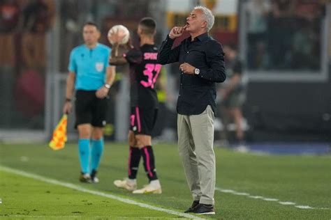 Roma Menang Lawan 10 Pemain Hjk Mourinho Gak Bangga