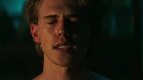 Auscaps Austin Butler Shirtless In The Shannara Chronicles 2 01 Druid