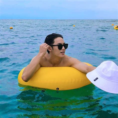 Seventeens Mingyu Set The Internet On Fire With A Shirtless Photo But