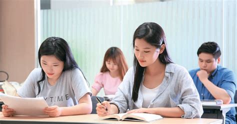 한국장학재단 학자금 대출 학비뿐 아니라 생활비까지재학 기간엔 이자도 지원